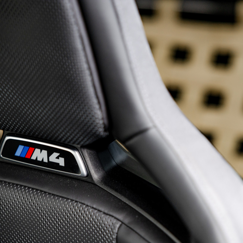 Rear seat delete fullkit V2 - Double strut bar, net and carpet for BMW ...